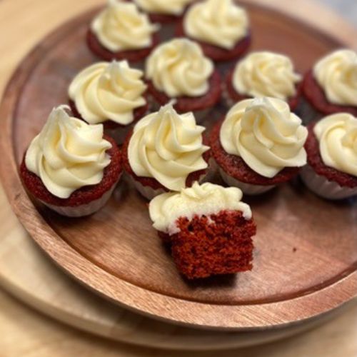 Mini Red Velvet Cupcakes: Little Bites of Love - PrettyPastelitos