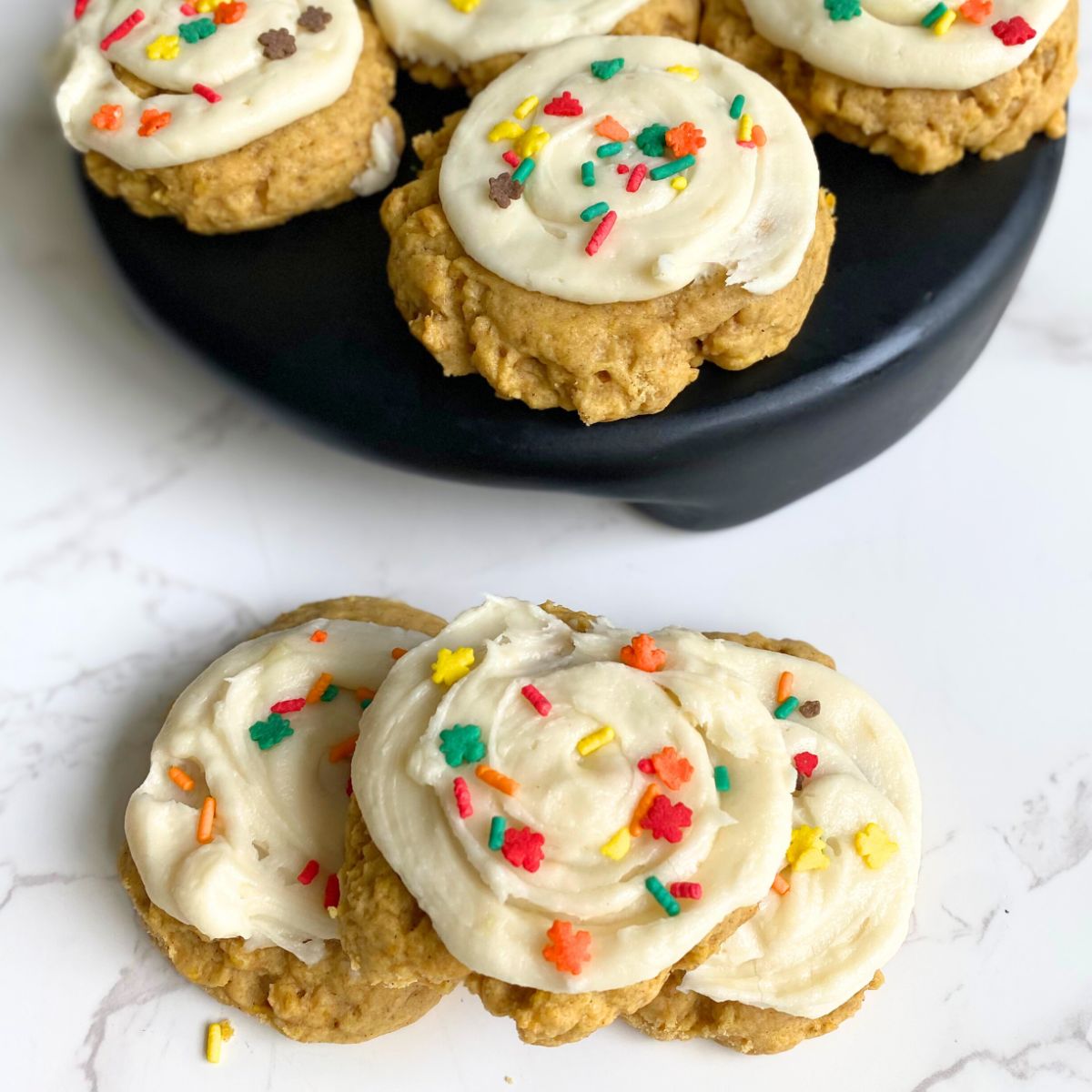 Fall Frosted Sugar Cookies - PrettyPastelitos