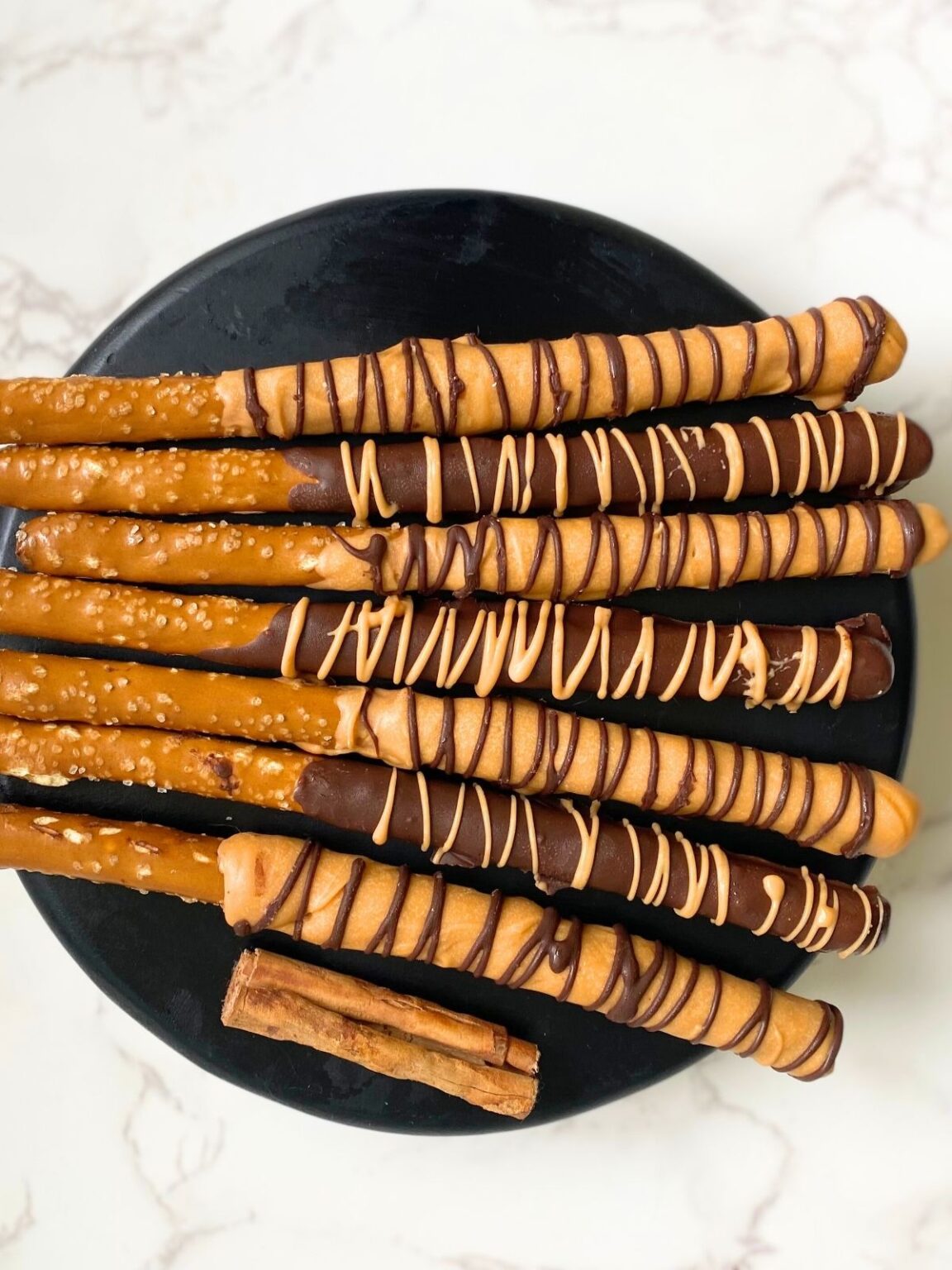 Pumpkin Spice Pretzel Rods - PrettyPastelitos