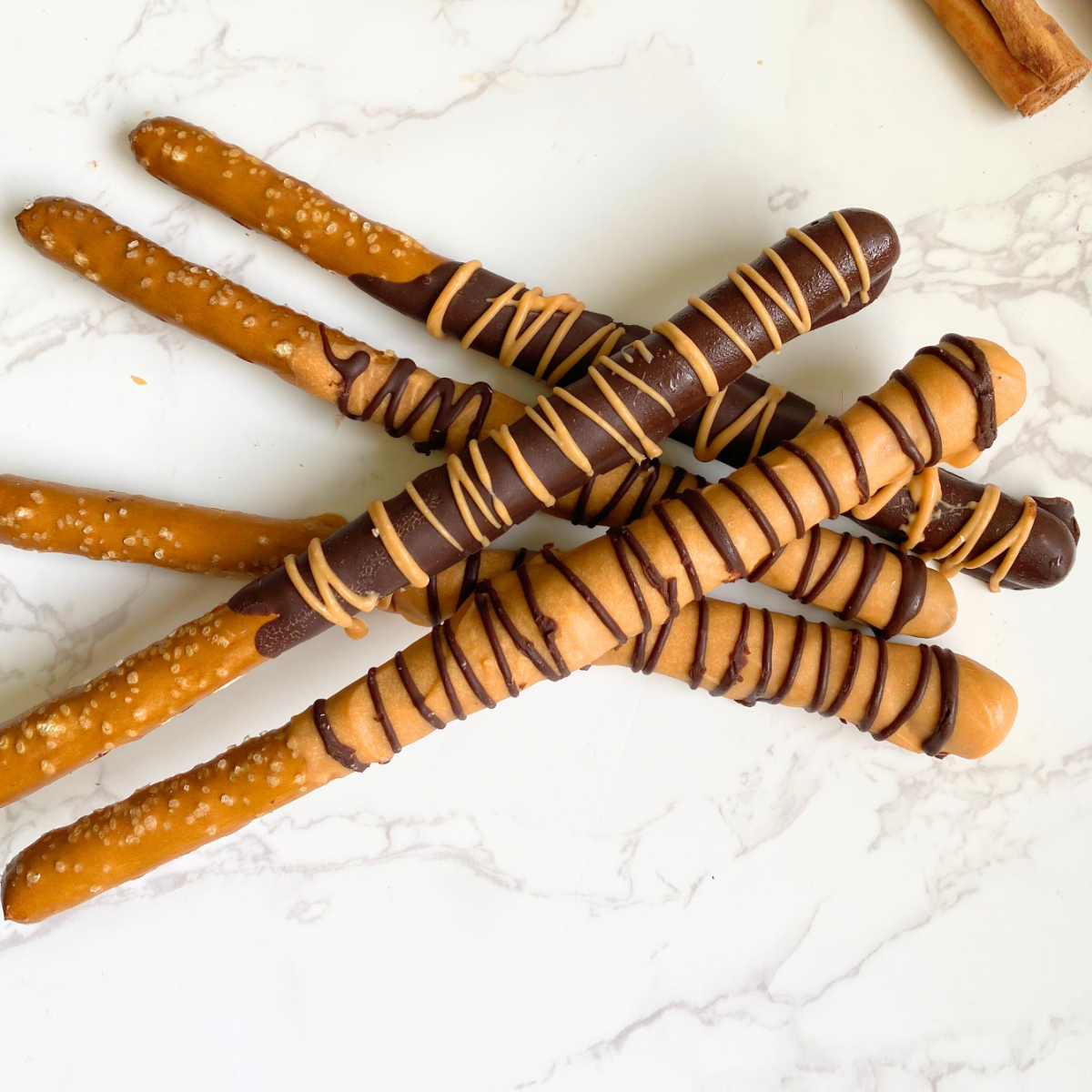 Pumpkin Spice Pretzel Rods - PrettyPastelitos