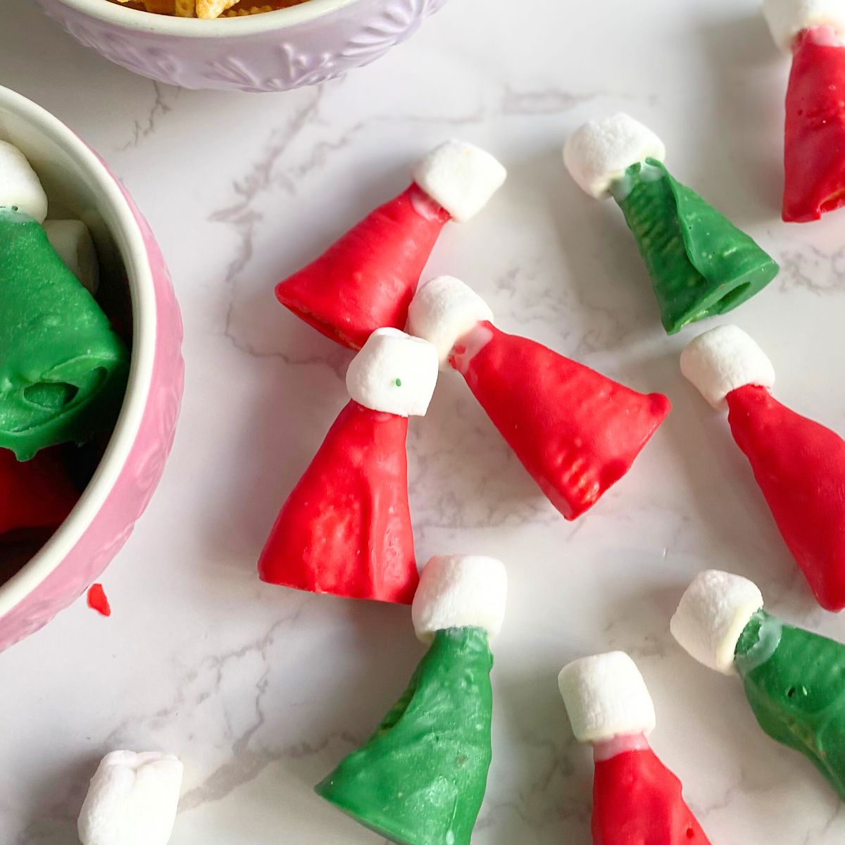 Easy Elf Hat Treats - PrettyPastelitos